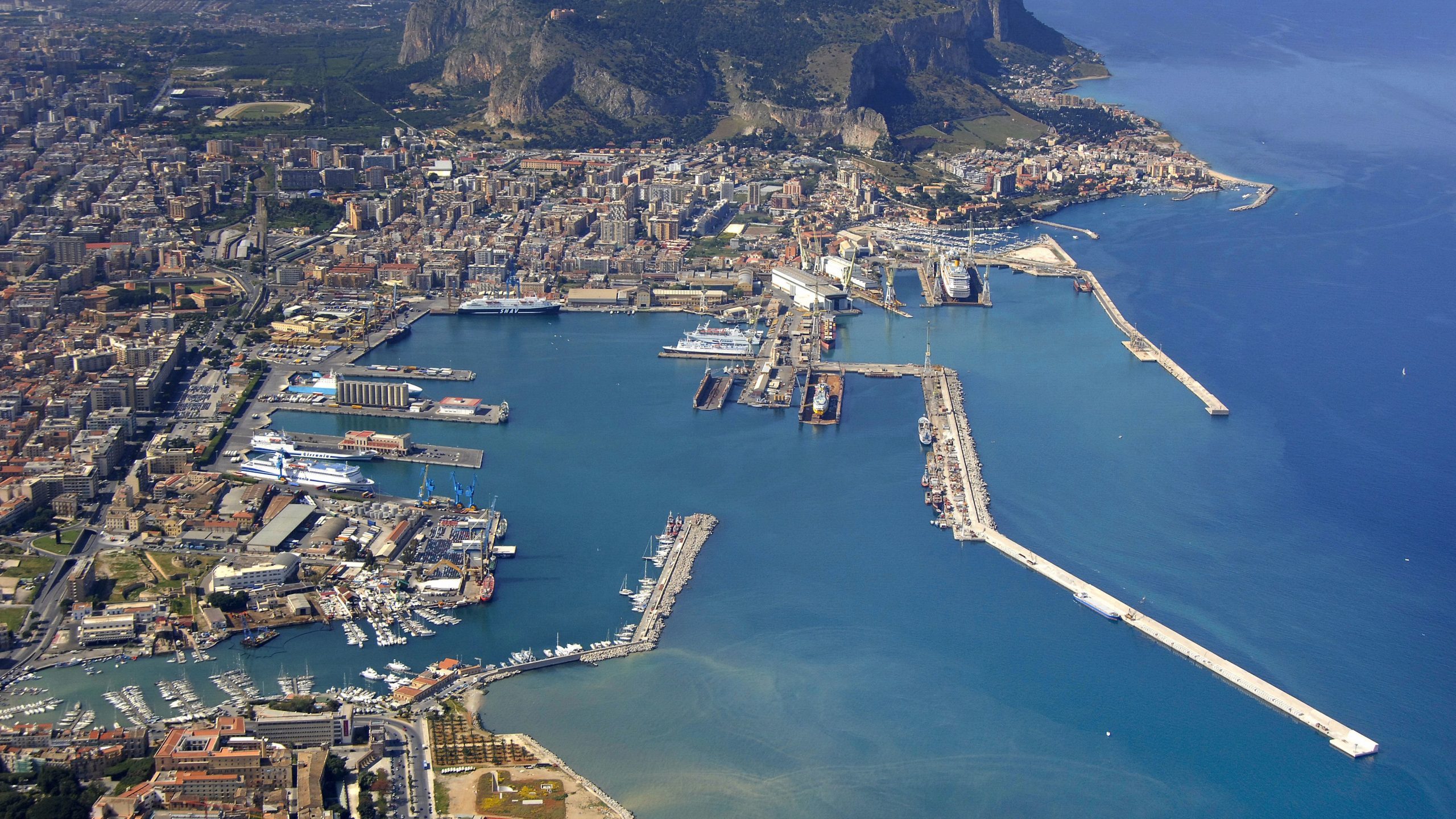 Safeguarding sovereignty: the Italian seaport case study - Decode39