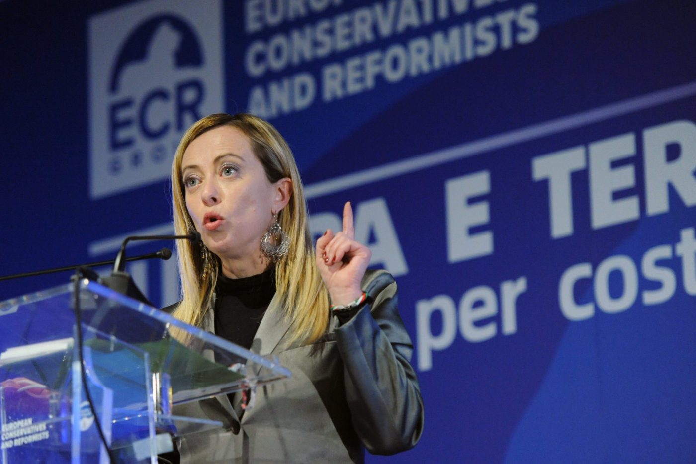 What fascism? Meloni speaks German too: here’s what she said - Decode39