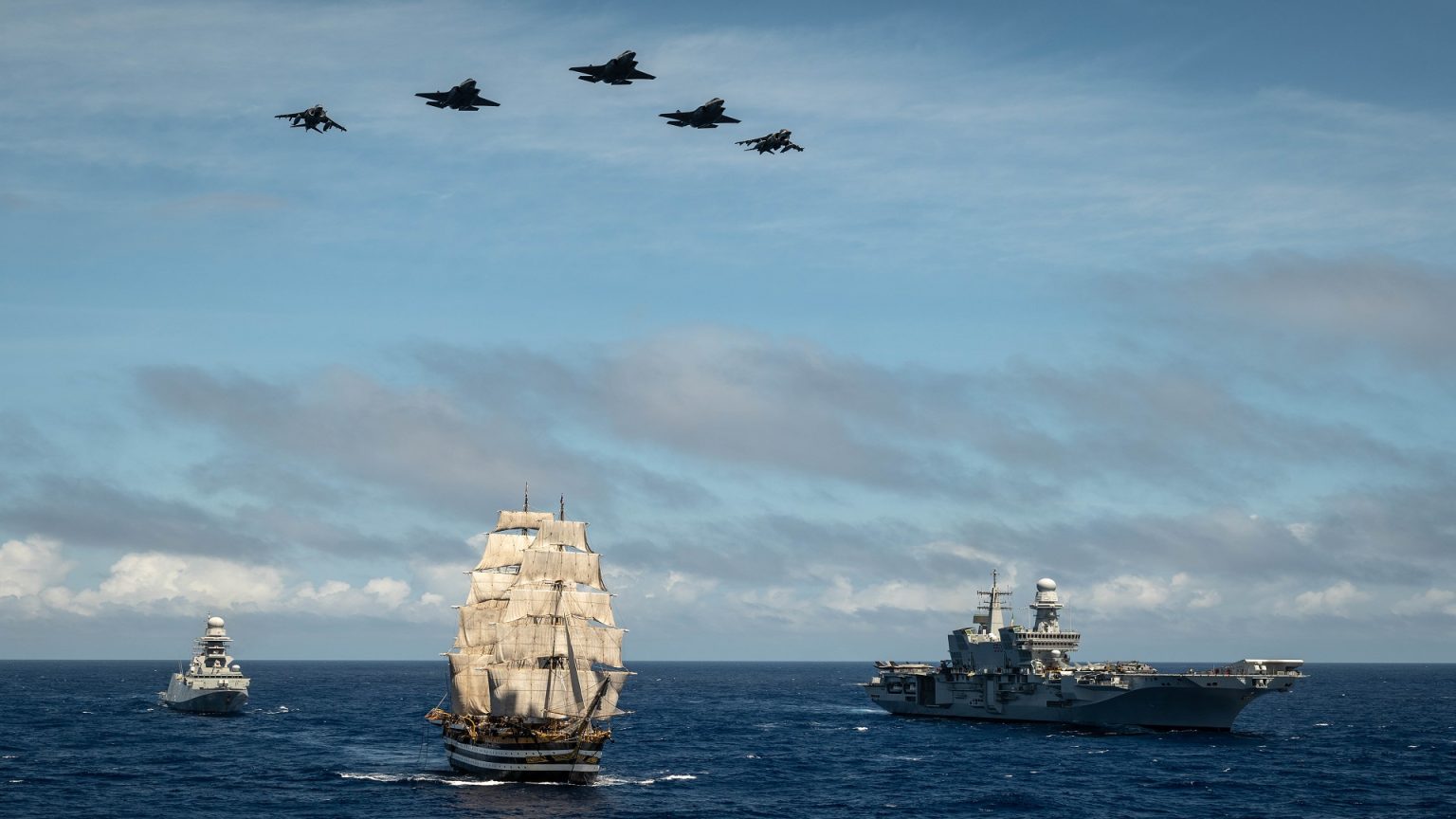 A new era opens as Italy’s aircraft carrier Cavour arrives in Japan ...