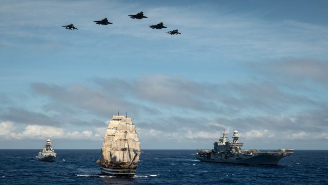 A new era opens as Italy’s aircraft carrier Cavour arrives in Japan ...