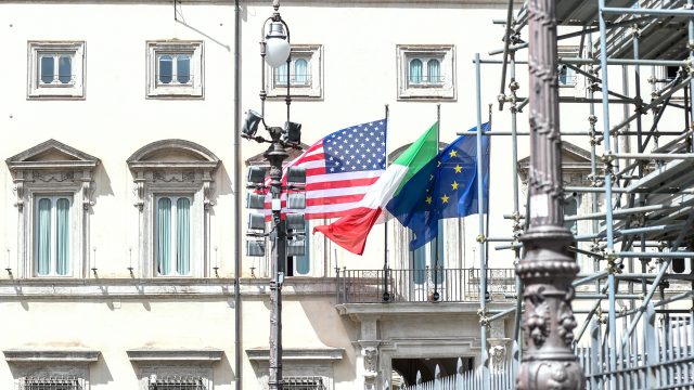 Rutte highlights flights from Italy; Rome says authorization covered ...